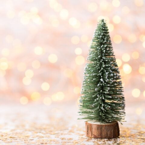 How to Have a Simple Christmas - 31 Ideas and Tips | Montana Happy