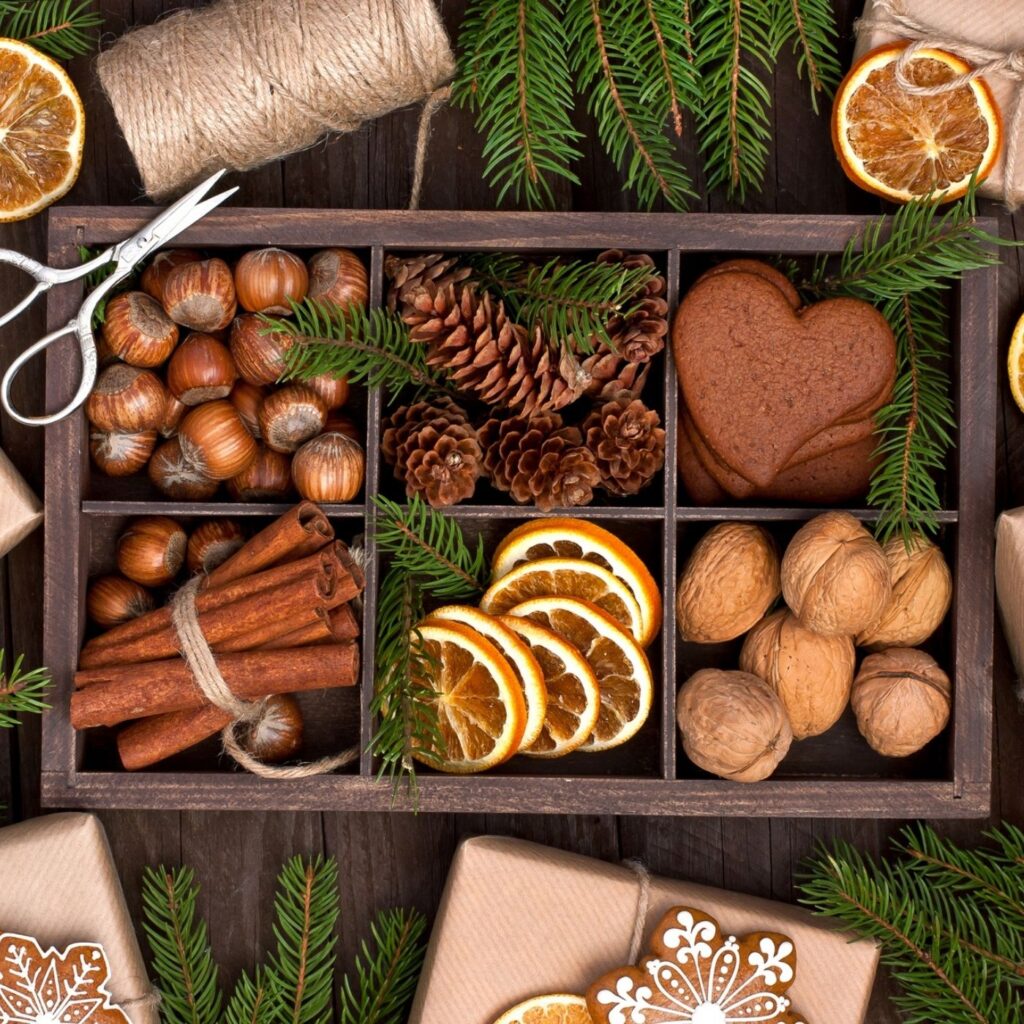 How to Have a Simple Christmas - 31 Ideas and Tips | Montana Happy