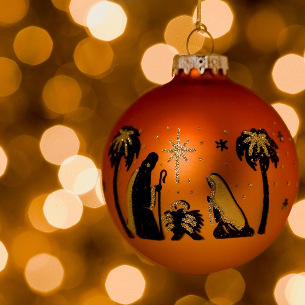 How to Have a Simple Christmas - 31 Ideas and Tips | Montana Happy