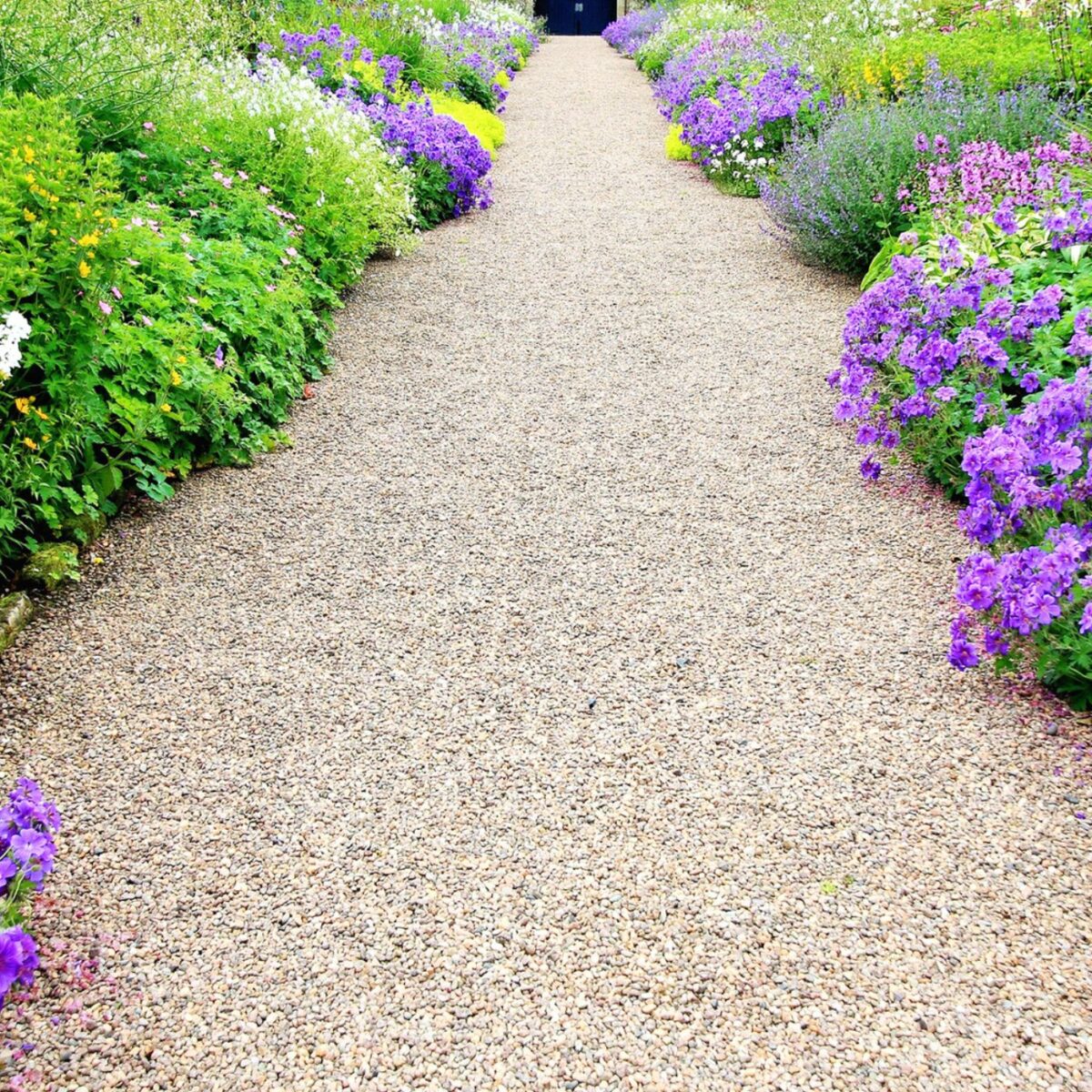 How to Create a Romantic Garden | Montana Happy