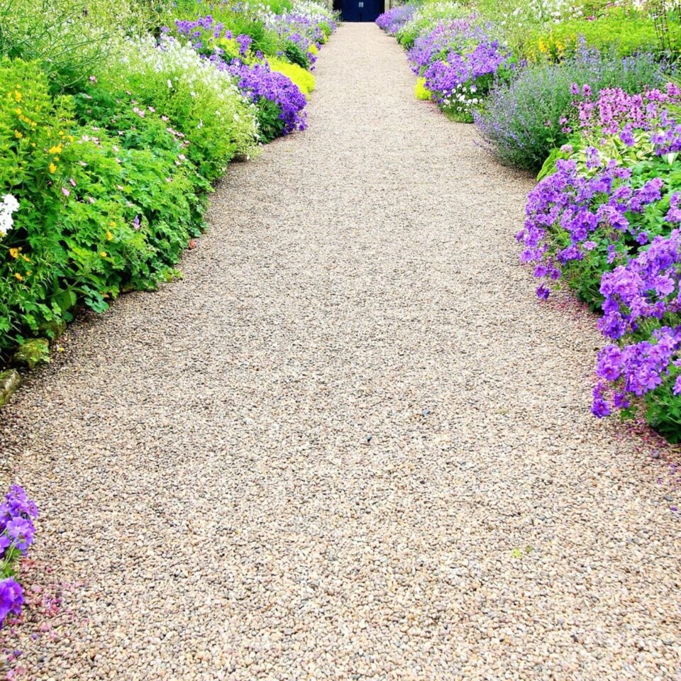 How to Create a Romantic Garden | Montana Happy