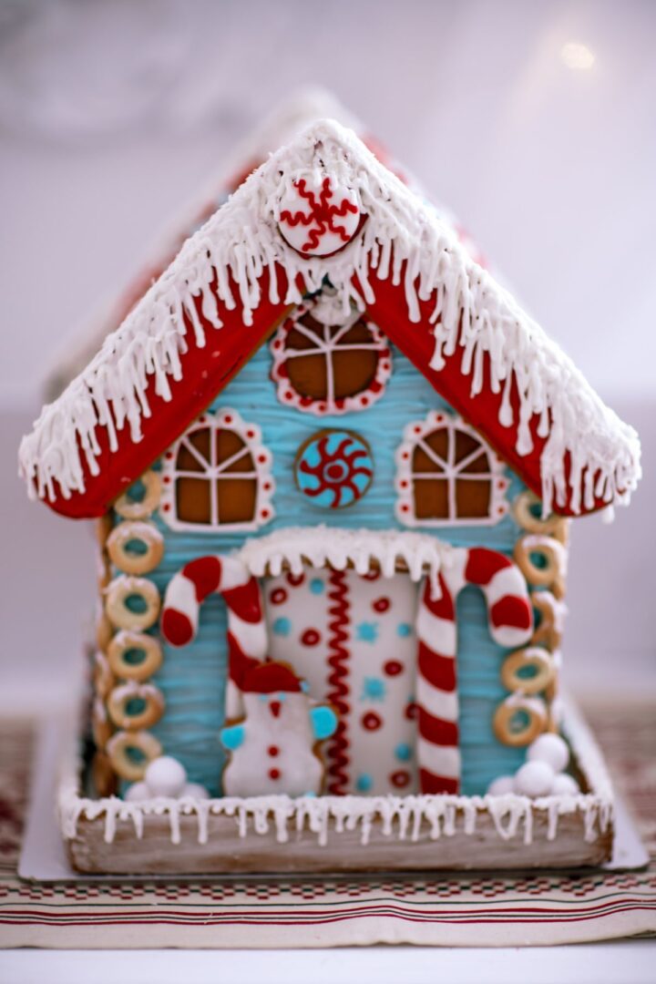 The BEST Gingerbread House Ideas | Montana Happy